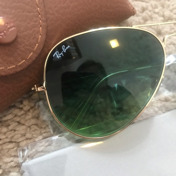 Ray-Ban | Accessories | New Ray Ban Large Aviator Gold Green Gradient ...